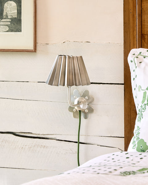 Clover Plug In Wall Light, Brushed Silver – MG&Co.